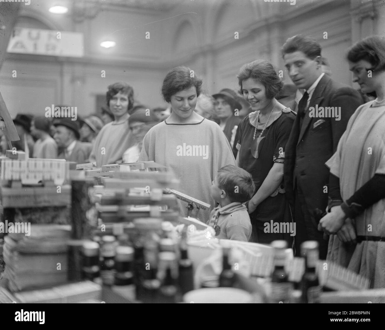 Opened 1924 hi-res stock photography and images - Alamy