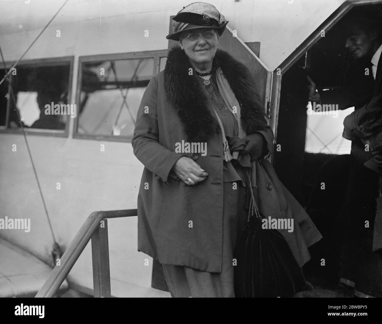Flying in paris Black and White Stock Photos & Images - Alamy