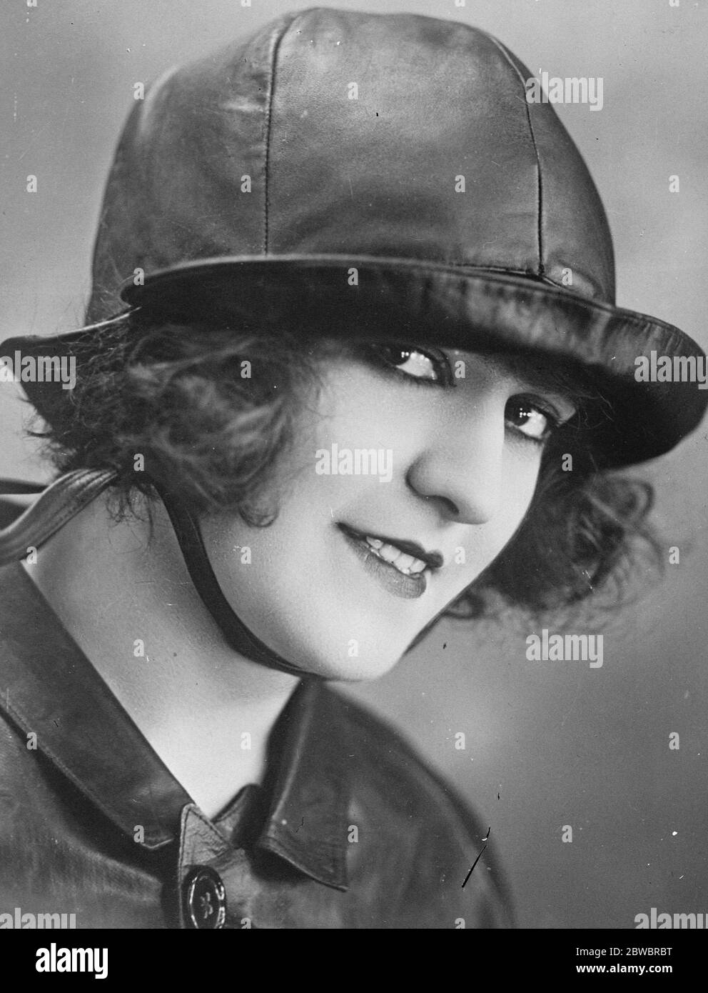 Famous tragedian ' s daughter wins first prize in tragedy Mlle Sully ...