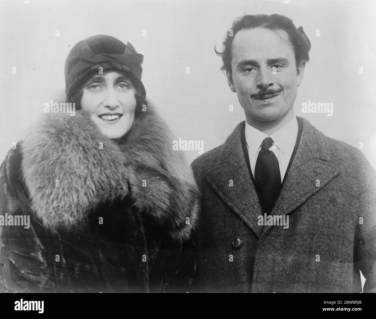 Oswald and Lady Cynthia Mosley . Posed . 1925 Stock Photo - Alamy