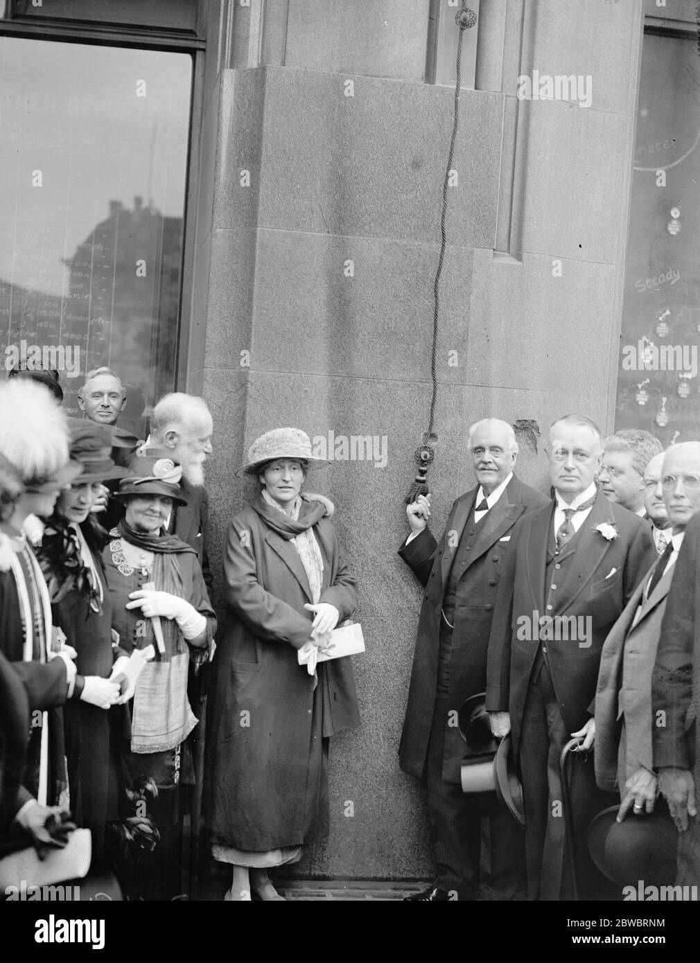 Earl Balfour Unveils group of sculptures at Bush House , Strand . Earl ...