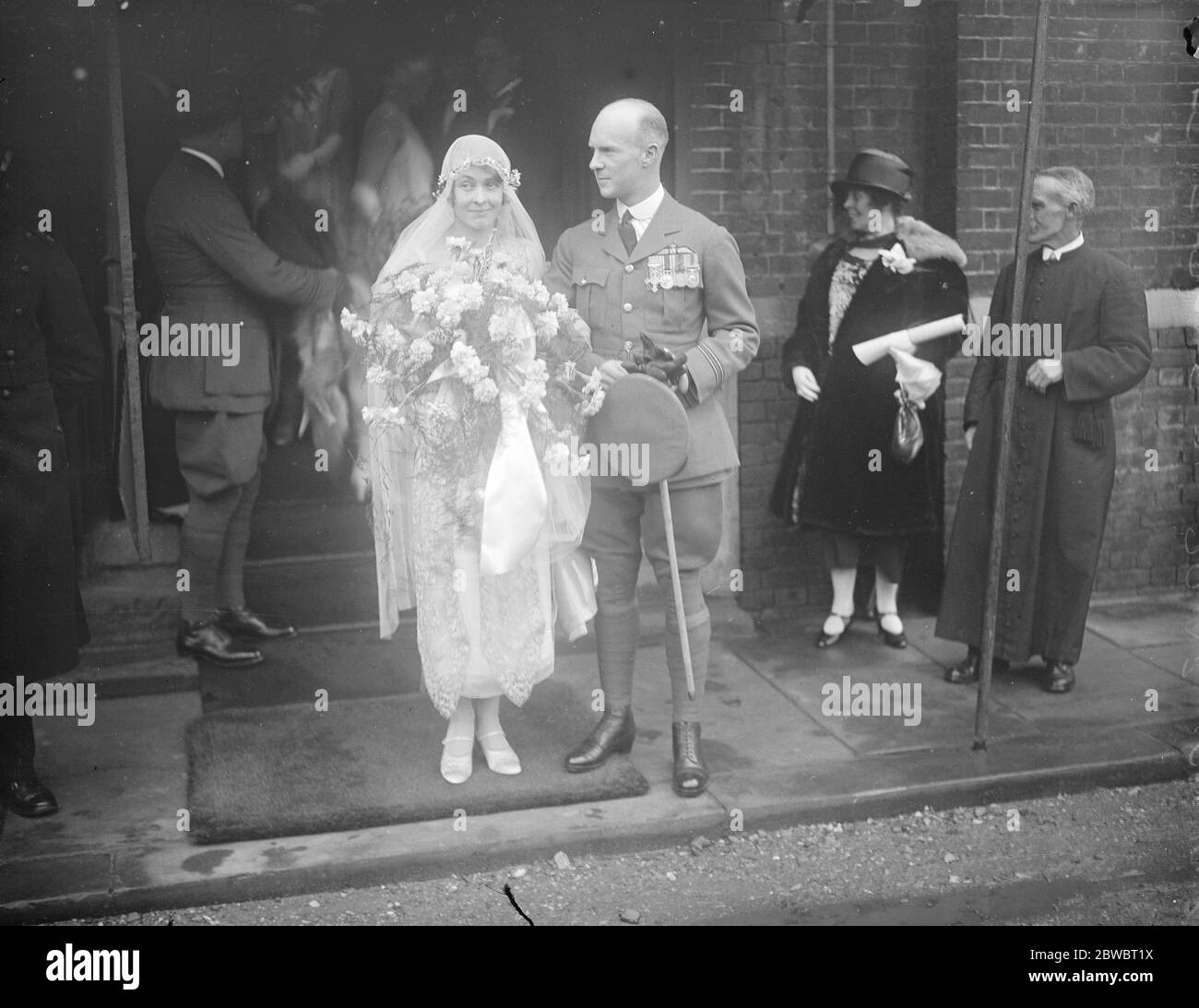 Well known architect 's daughter weds . Flight Lt A L Paxton and Miss ...