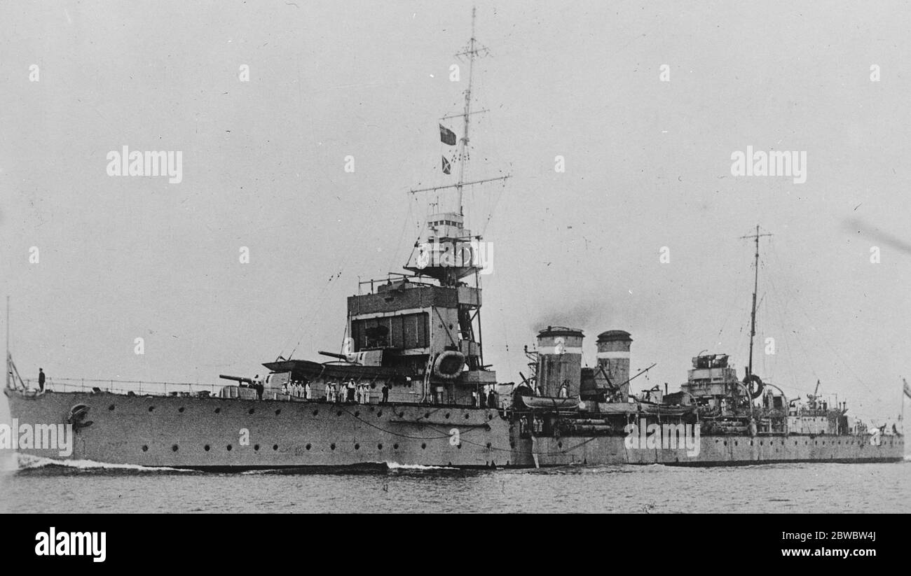 HMS Dauntless was a Danae-class light cruiser . 5 January 1927 Stock ...