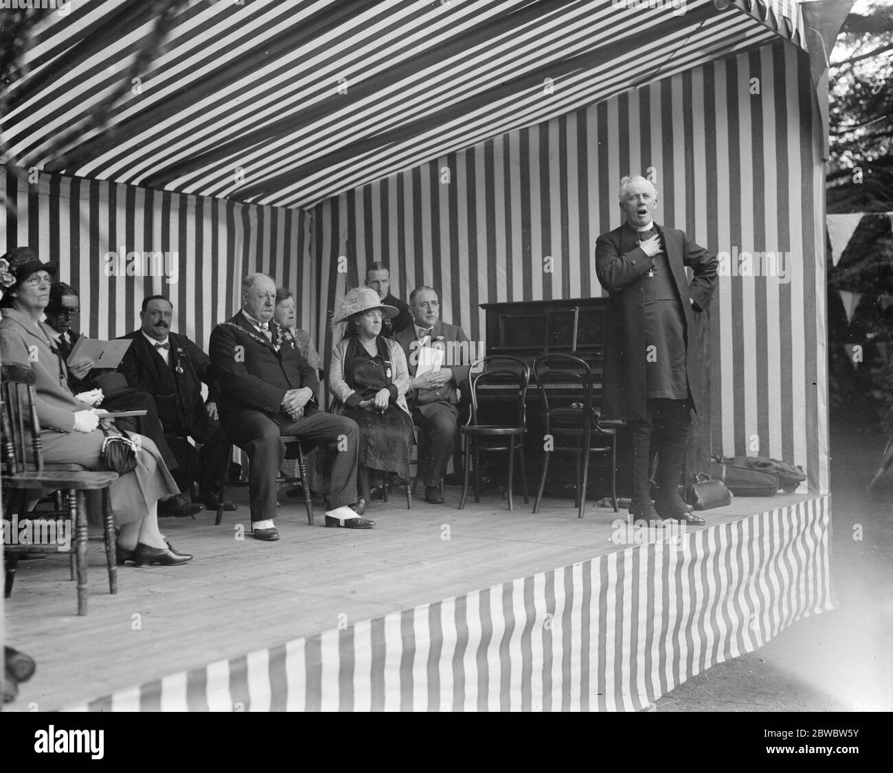 Bishop of Buckingham opens garden party and bazaar at Slough . The ...