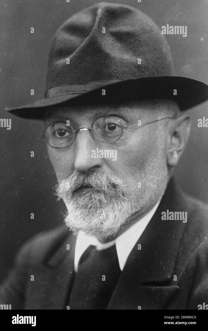 Famous authour hi-res stock photography and images - Alamy