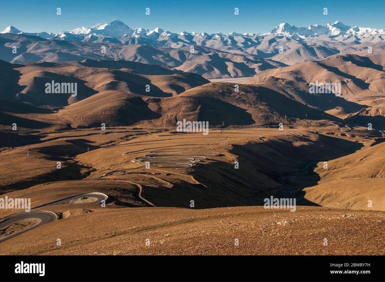 Everest east face hi-res stock photography and images - Alamy