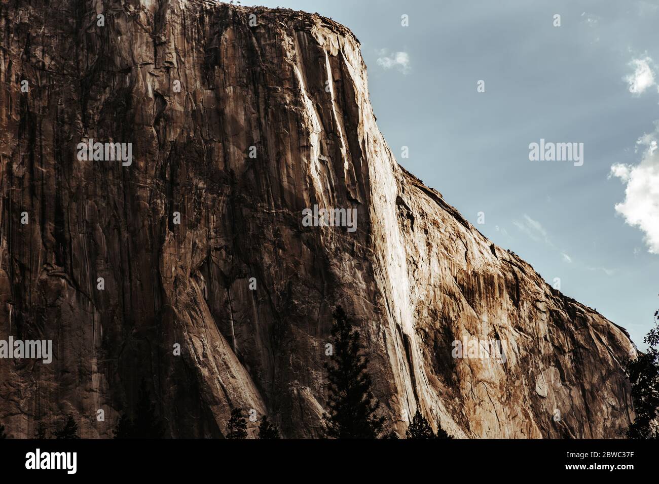 World famous rock climbing wall of El Capitan, Yosemite national park ...