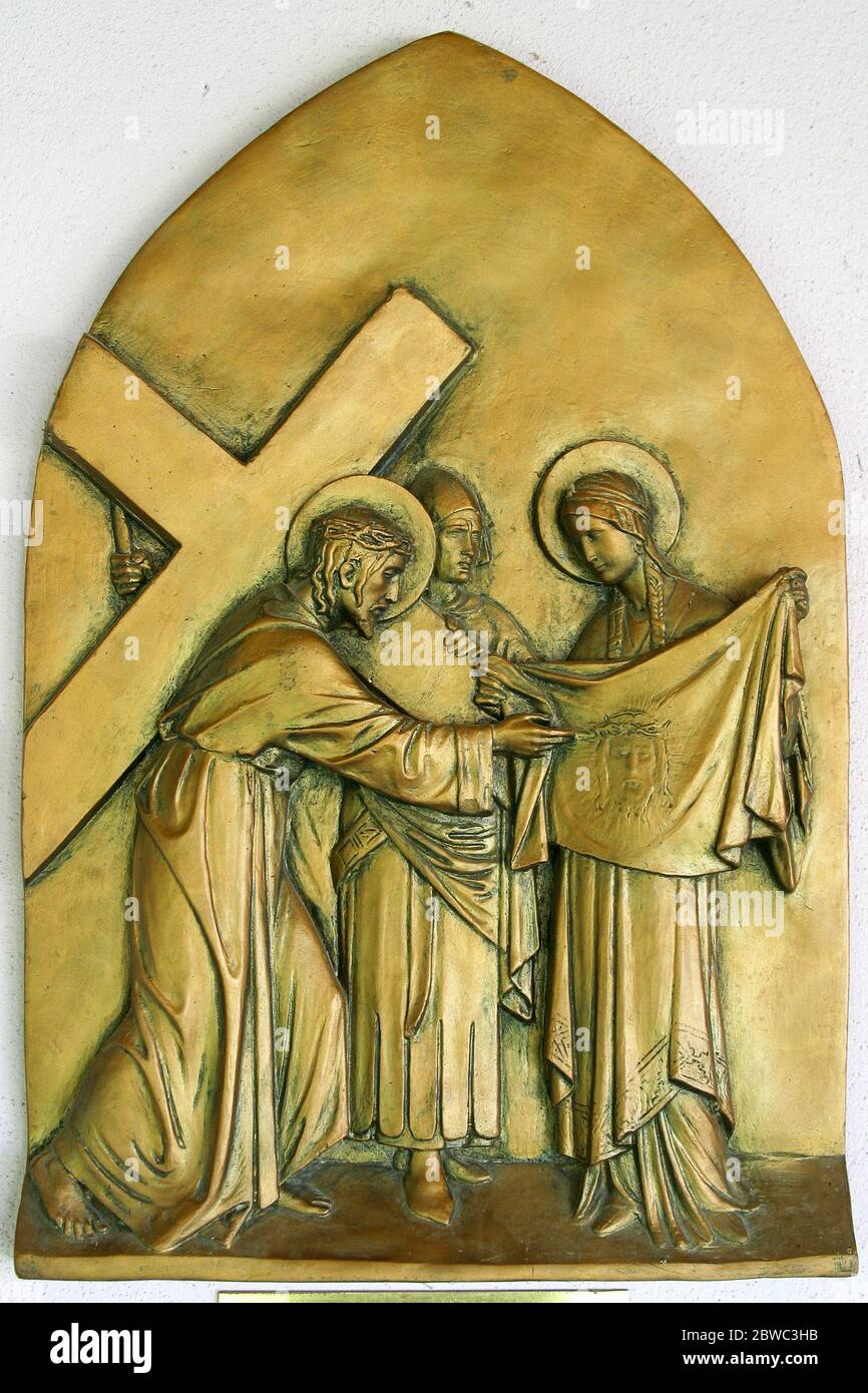 6th Stations of the Cross, Veronica wipes the face of Jesus, parish ...