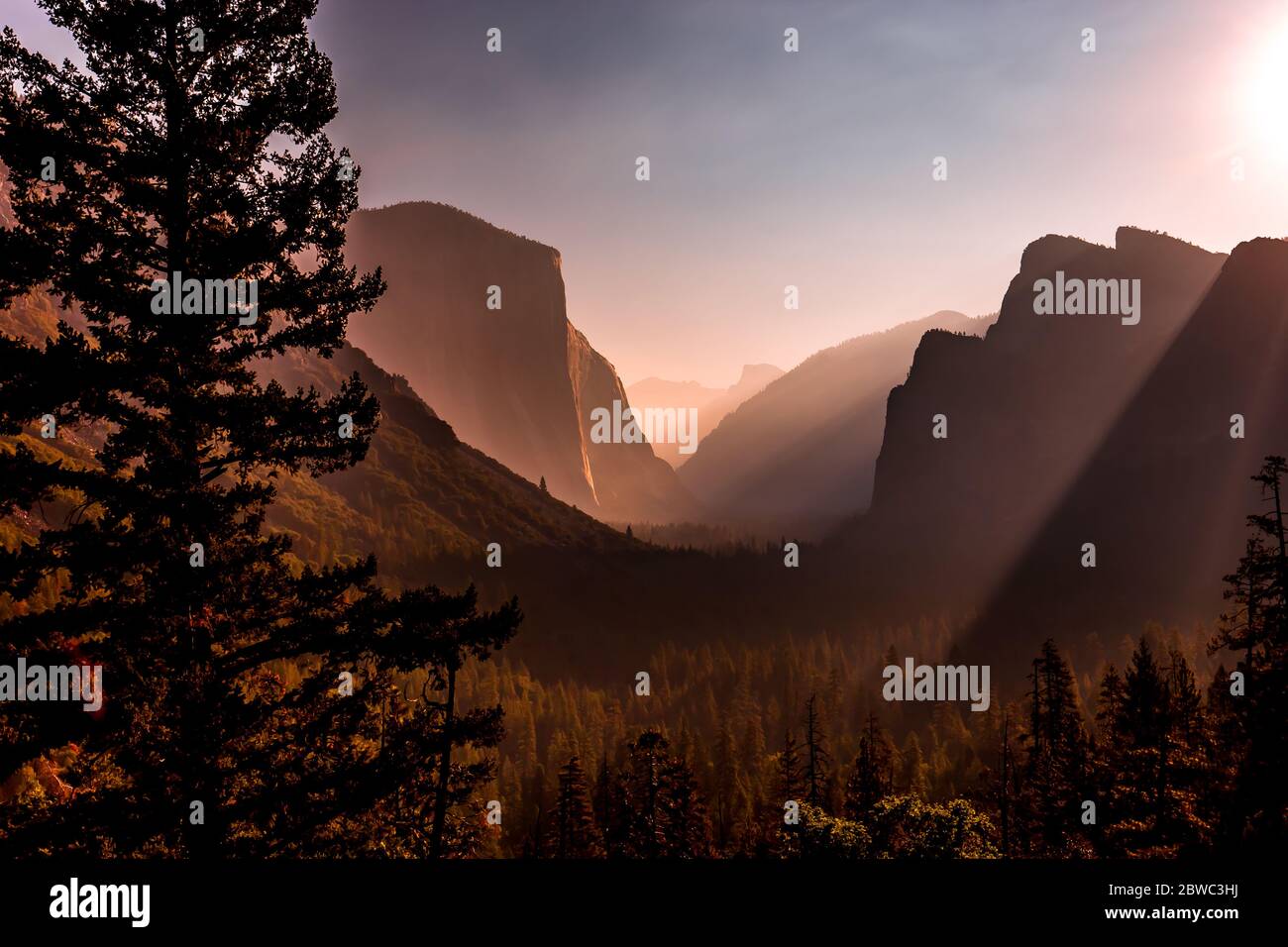 World famous rock climbing wall of El Capitan, Yosemite national park ...