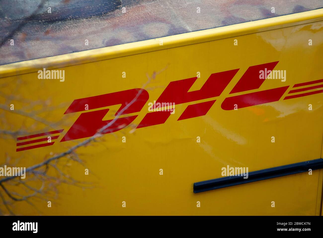 Dhl logo emblem hi-res stock photography and images - Alamy