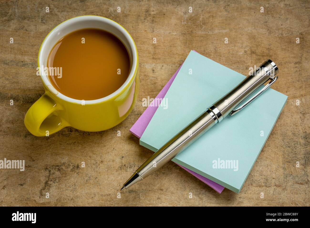 reminder note abstract, office or coffee break concept Stock Photo - Alamy