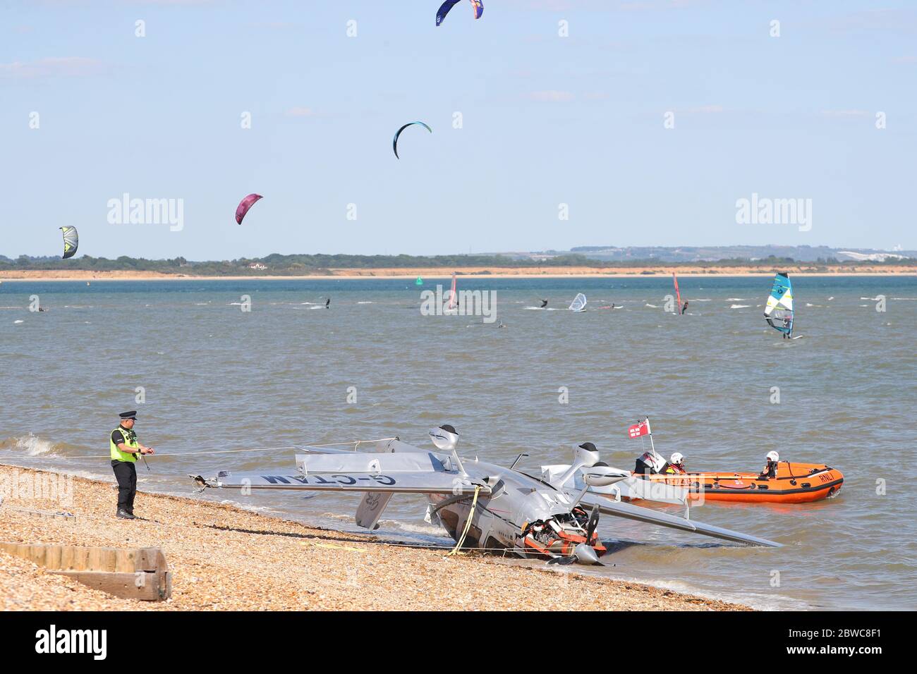 Hamble lifeboat hi-res stock photography and images - Alamy