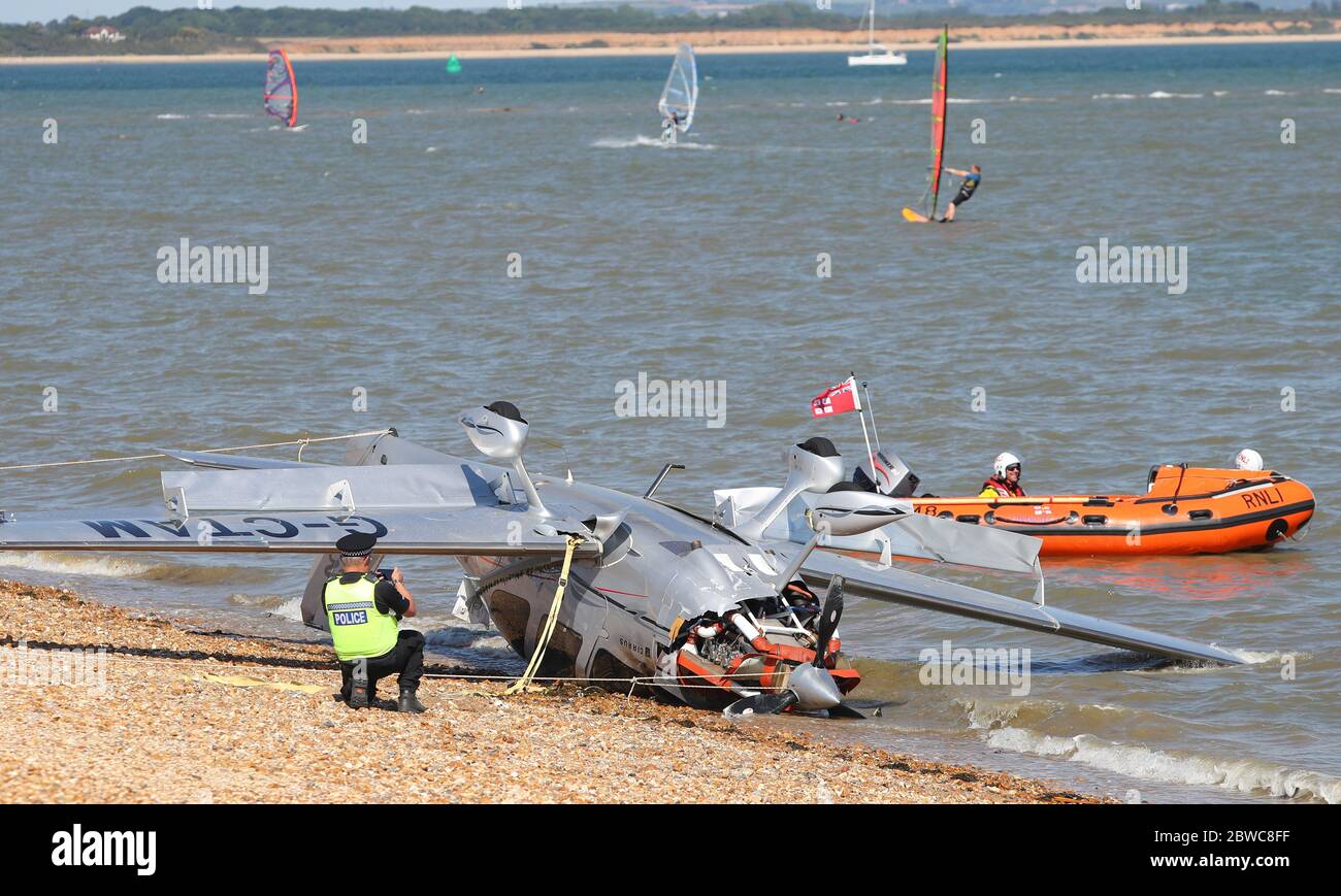 Hamble lifeboat hi-res stock photography and images - Alamy