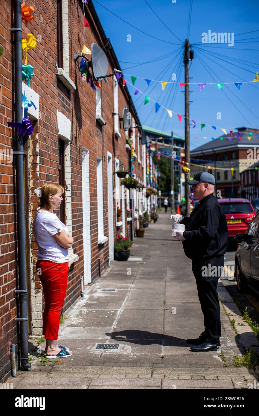 Deacon gregory mcguigan st marys church hi-res stock photography and ...
