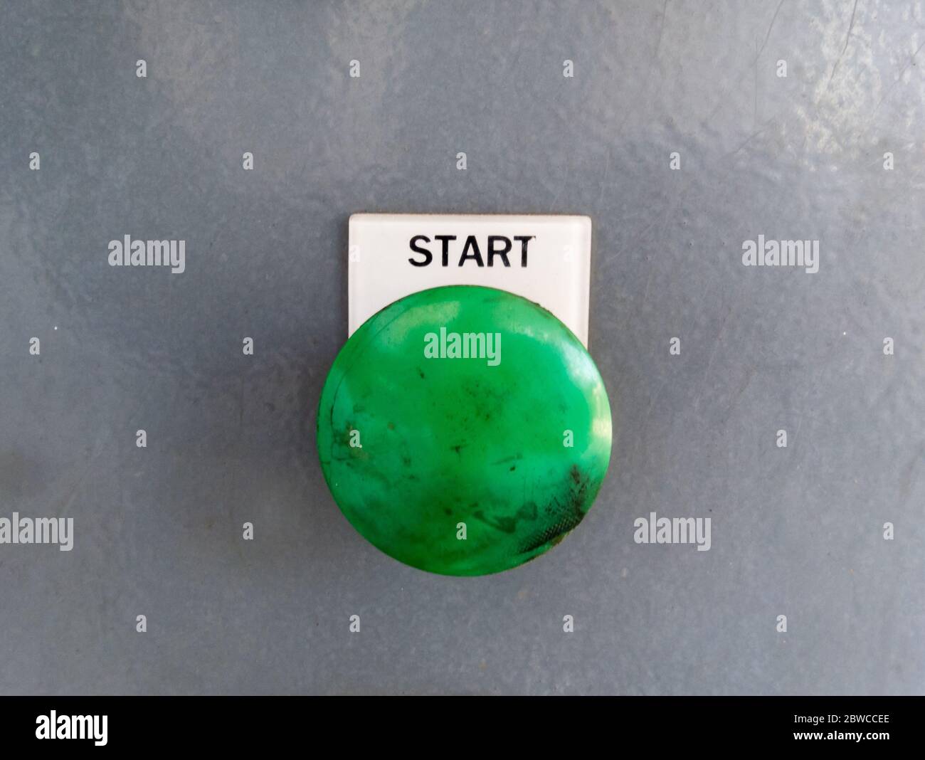 Push Button Start Machine The button is green Stock Photo - Alamy