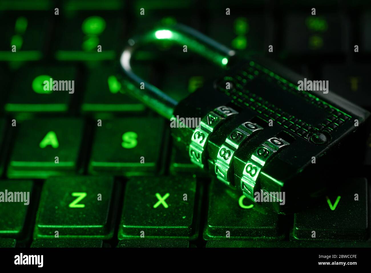 Laptop internet padlock hi-res stock photography and images - Alamy