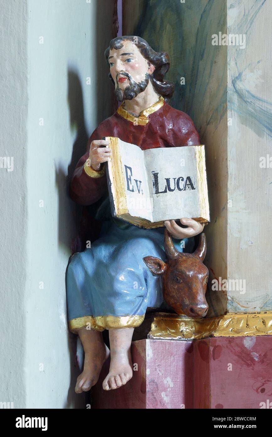 Saint luke statue hi-res stock photography and images - Alamy