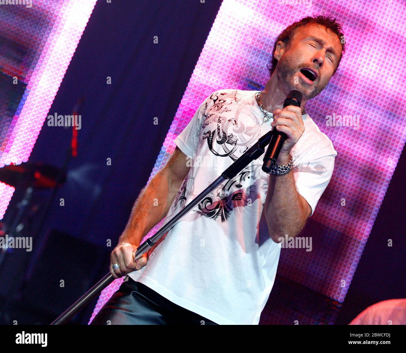 Lead vocalist Paul Rodgers performs with Bad Company at the Seminole ...