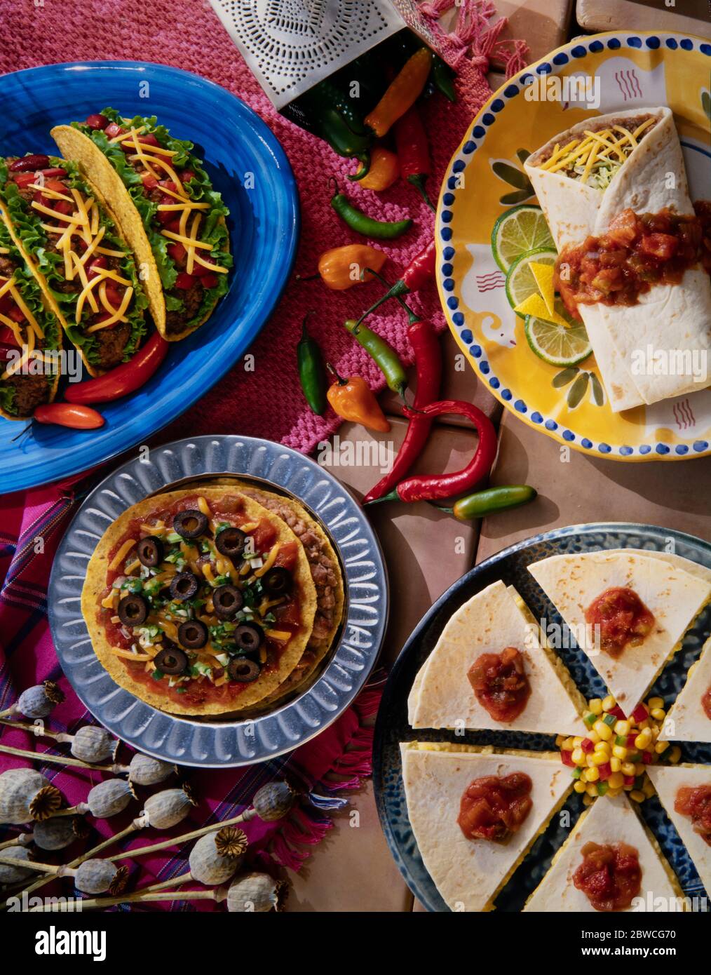 Traditional mexican table hi-res stock photography and images - Alamy