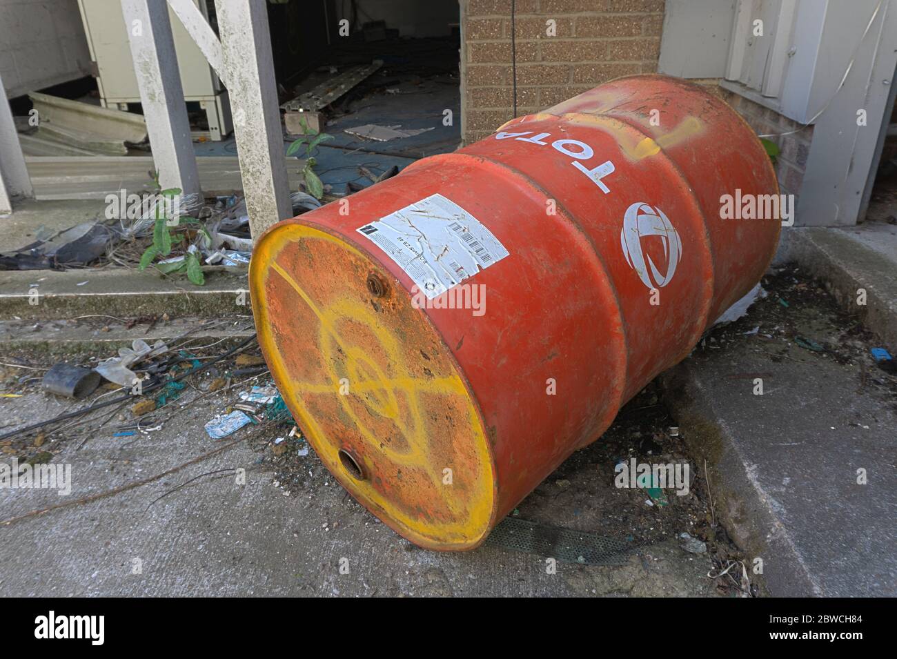 Empty oil drum hi-res stock photography and images - Alamy