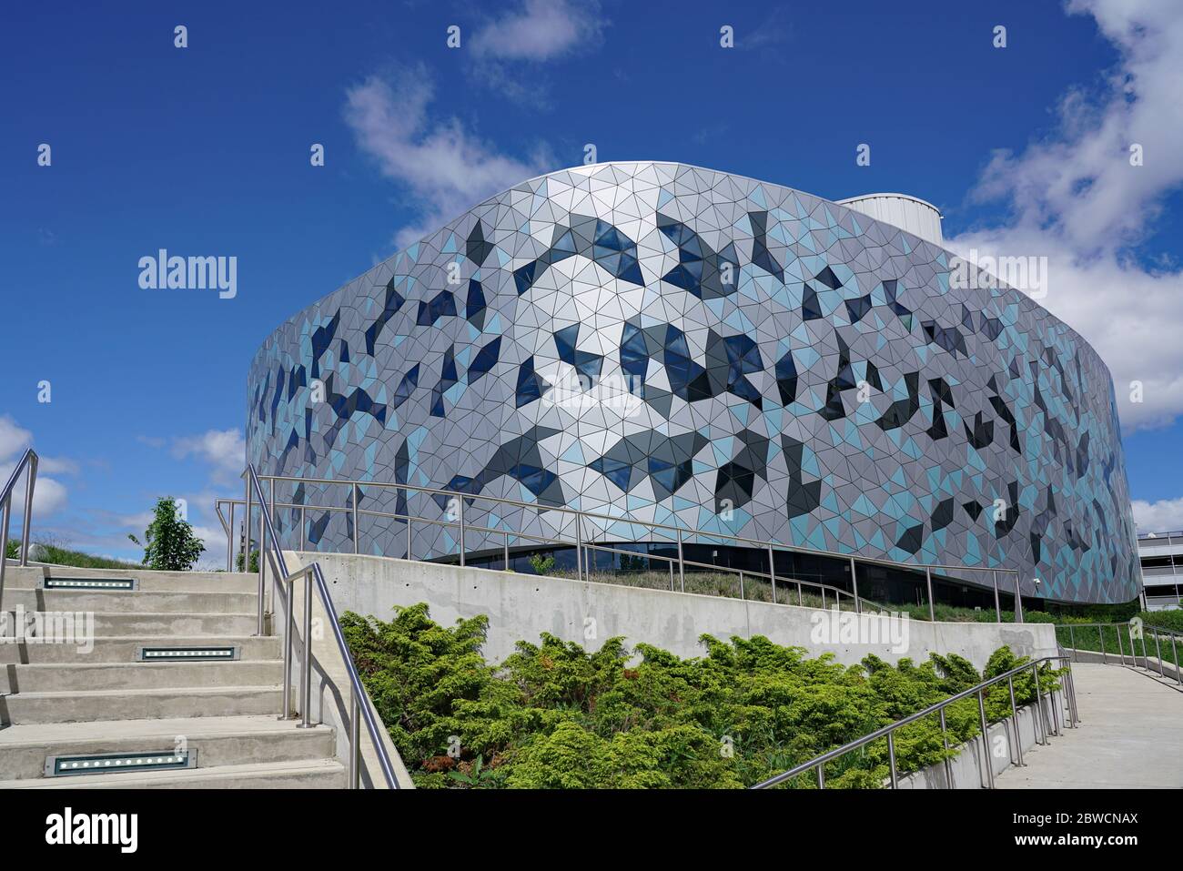 Suburban school campus hi-res stock photography and images - Alamy