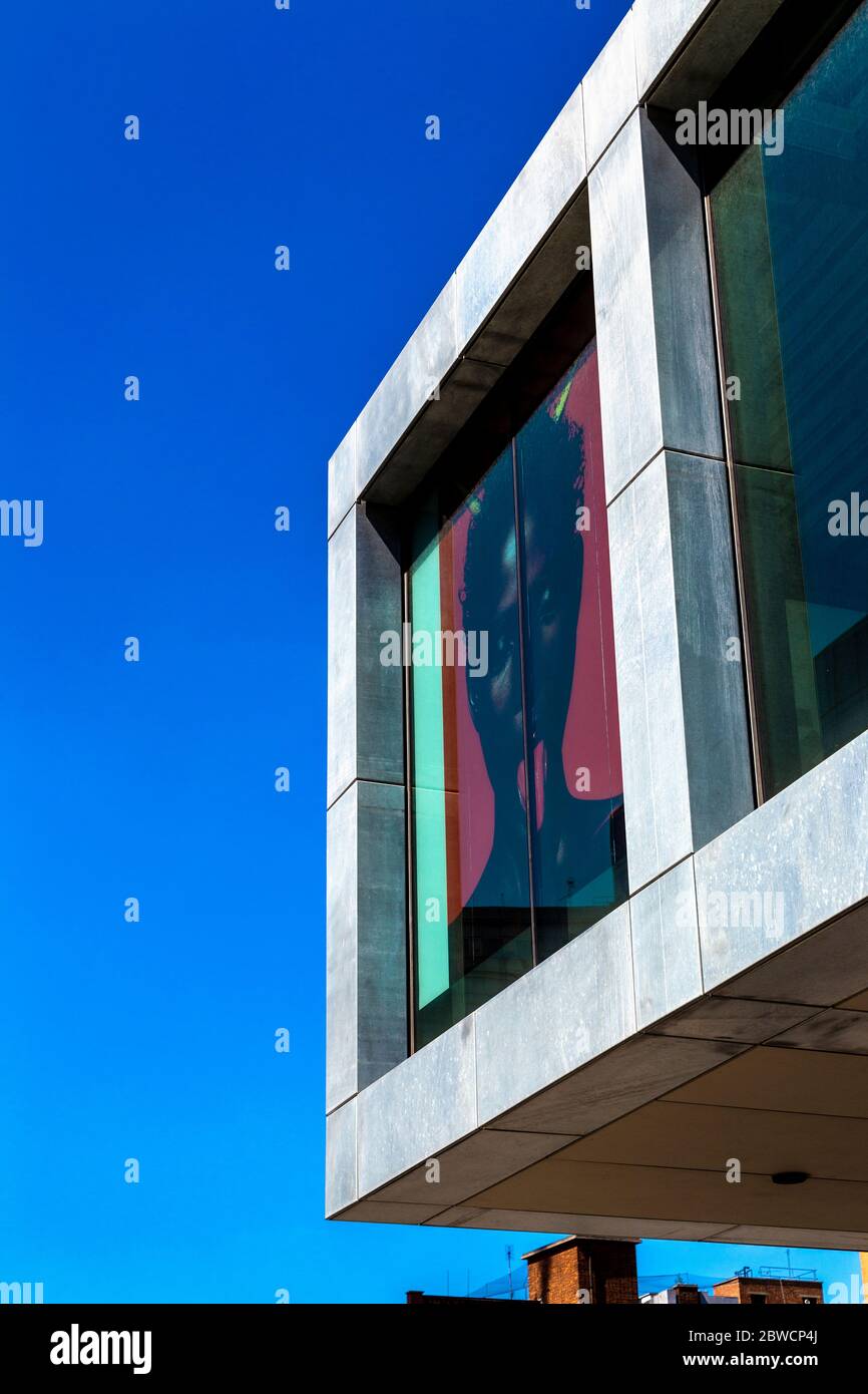 Whitechapel gallery london exterior hi-res stock photography and images ...