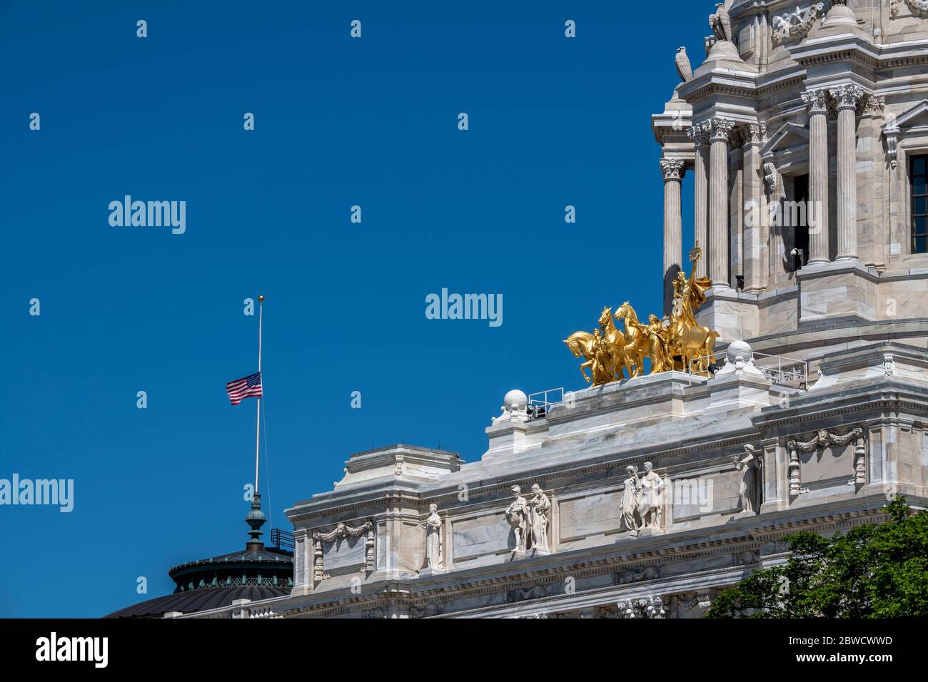 St. Paul, Minnesota. Gov. Walz orders all flags at state and federal ...