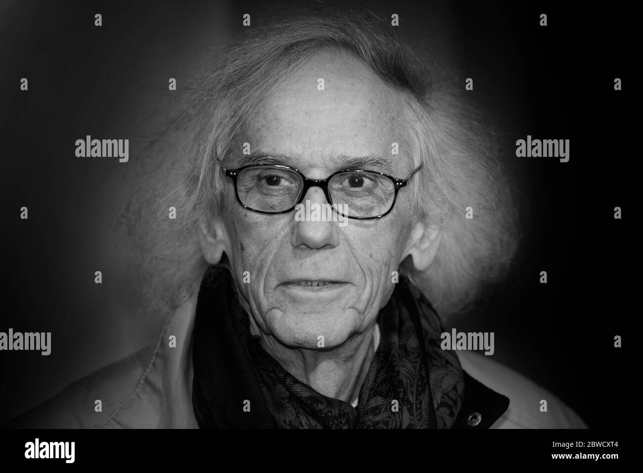 Christo and jeanne claude installation Black and White Stock Photos ...