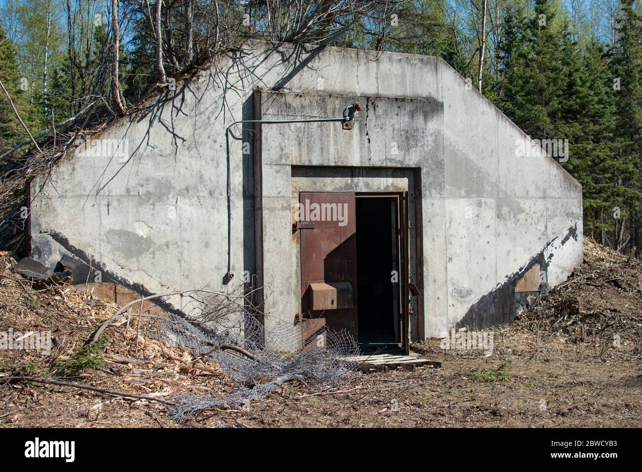Bunker doors hi-res stock photography and images - Alamy