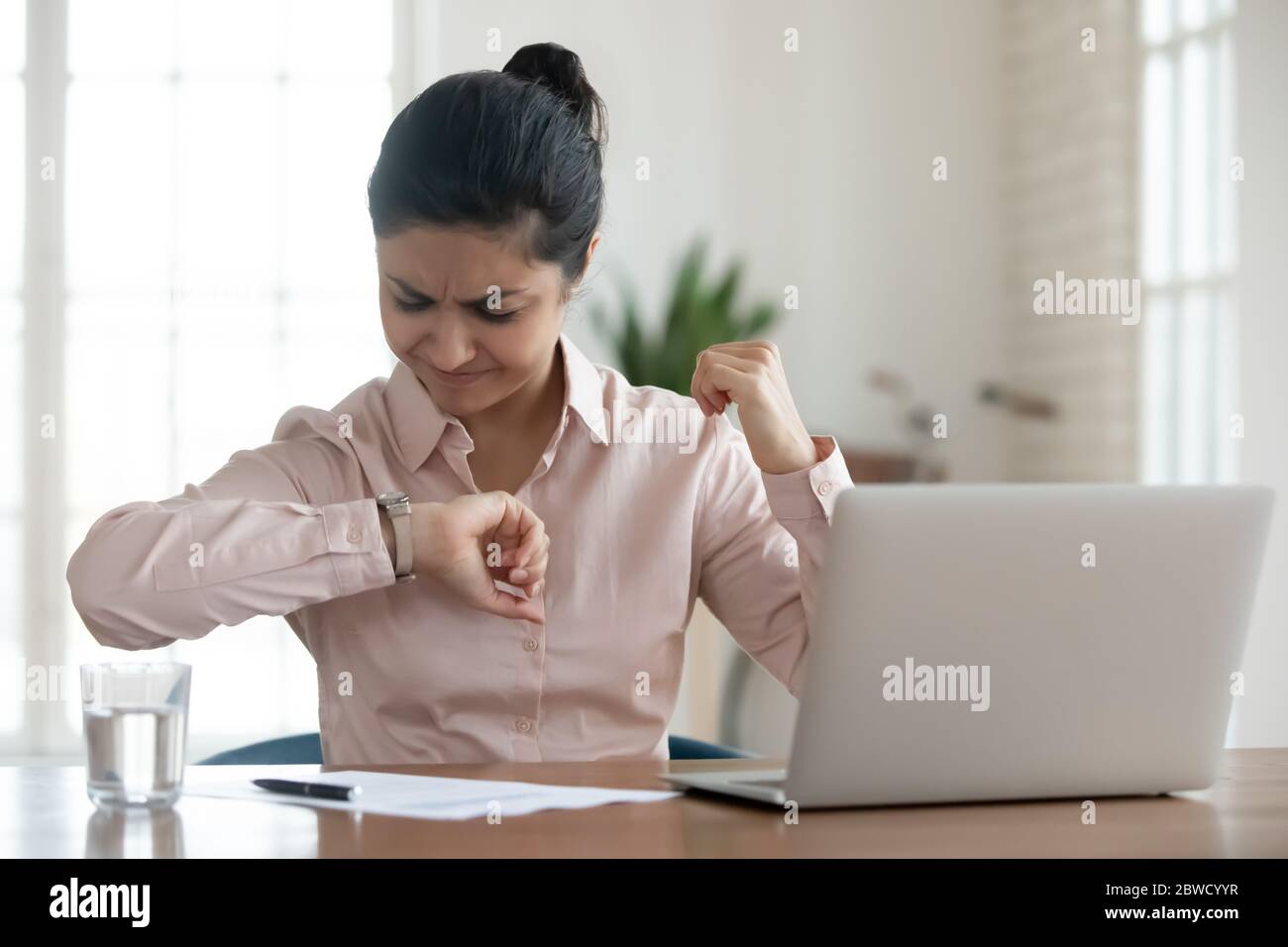 Workday confused hi-res stock photography and images - Alamy