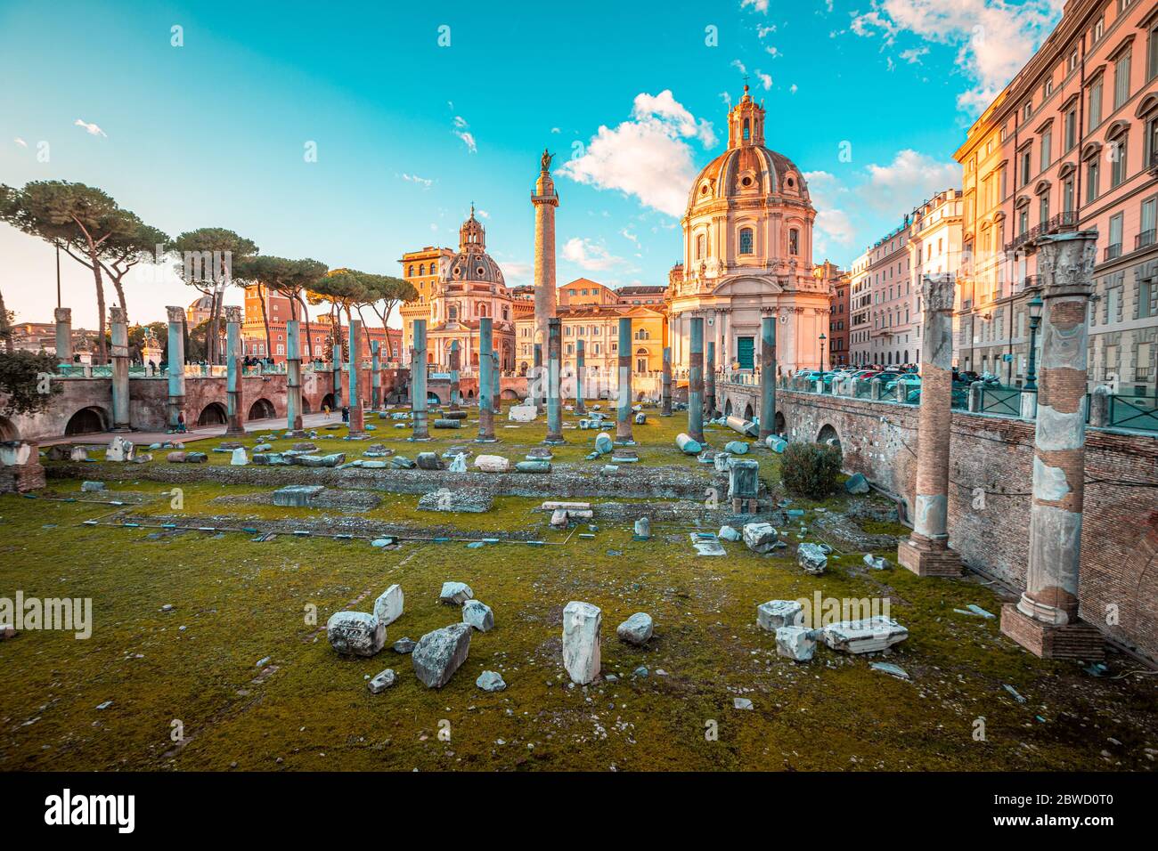 Old rome roman ruins hi-res stock photography and images - Alamy