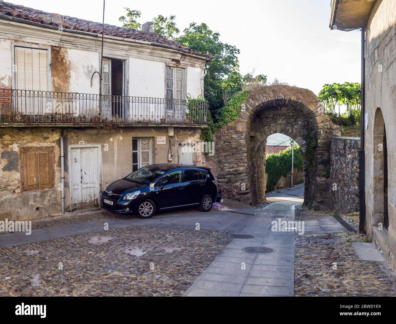 Puerta. Monforte de Lemos. Lugo. Galicia. España Stock Photo - Alamy