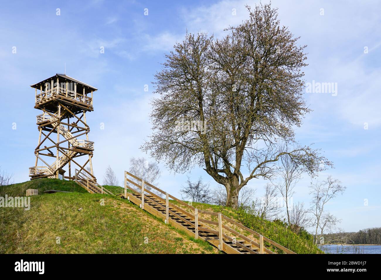 Bird watching lookout tower hi-res stock photography and images - Alamy