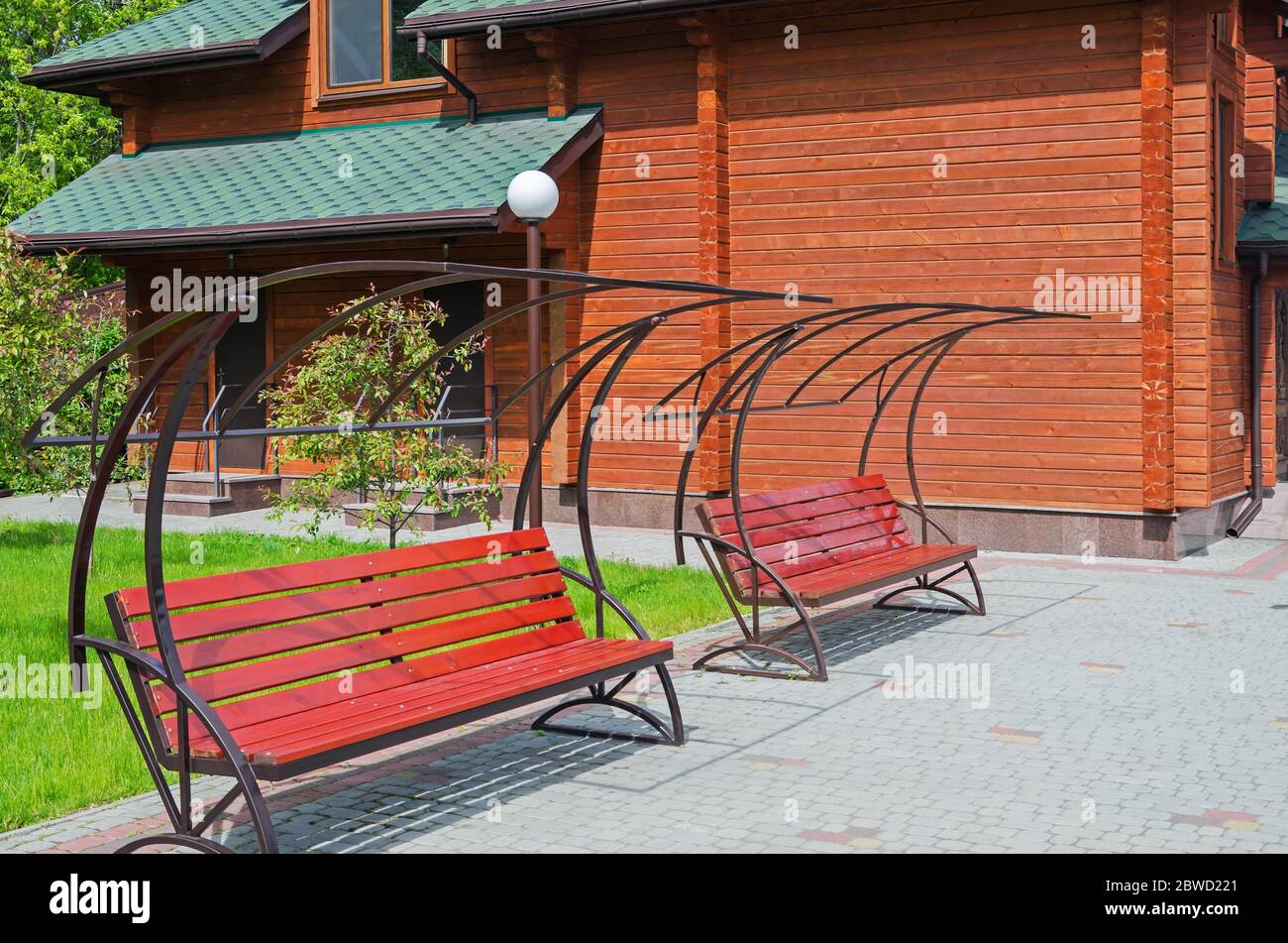 Log wood benches hi-res stock photography and images - Alamy