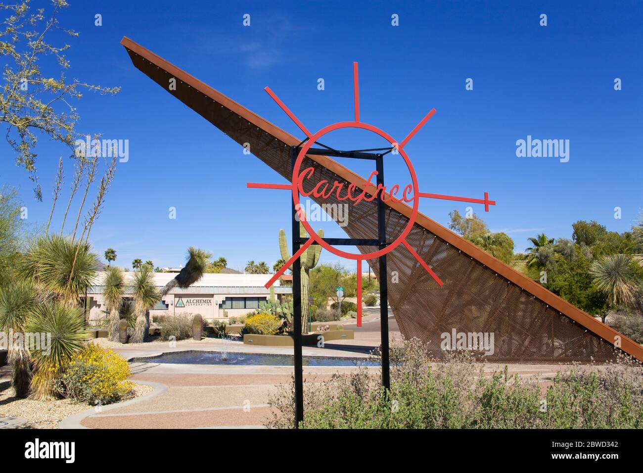 Sundial center hi-res stock photography and images - Alamy