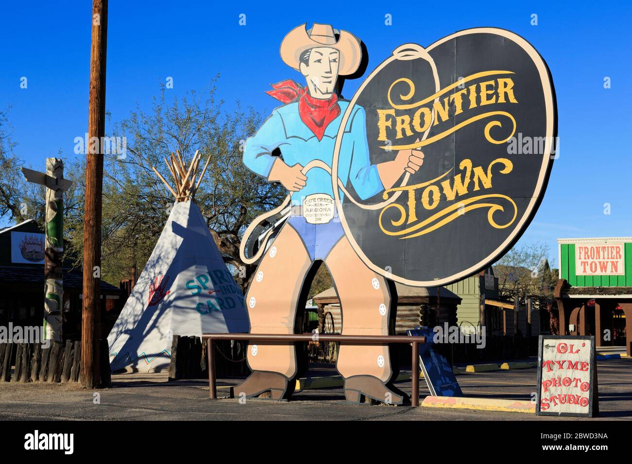 Frontier town cave creek hi-res stock photography and images - Alamy