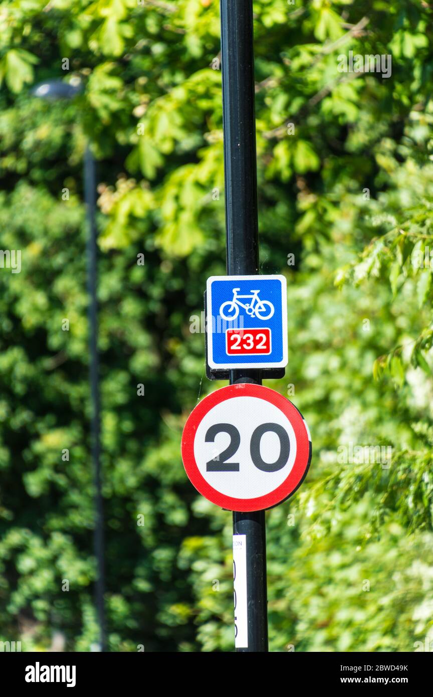 Speed cycle hi-res stock photography and images - Alamy