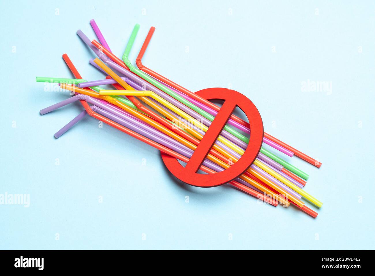Ban on plastic straws for drinks. Prohibition sign and plastic Stock ...
