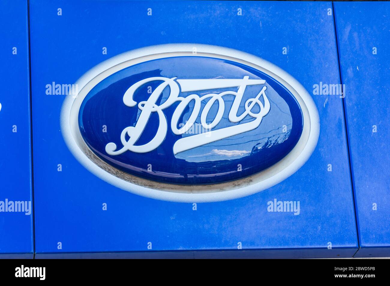 Boots logo hi-res stock photography and images - Alamy