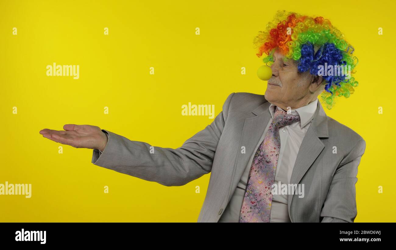 Clown laughing and pointing hi-res stock photography and images - Alamy