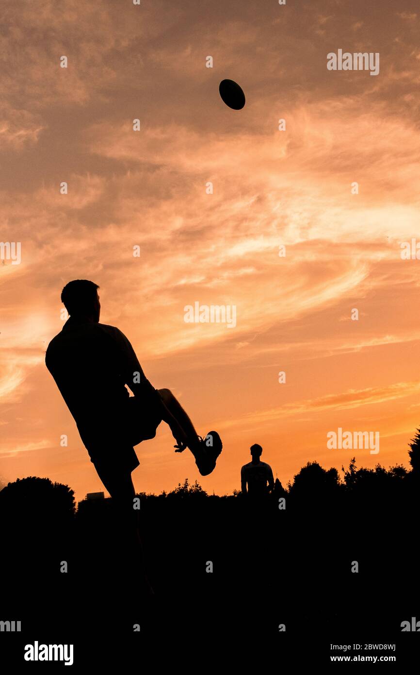 Rugby passing practice hi-res stock photography and images - Alamy