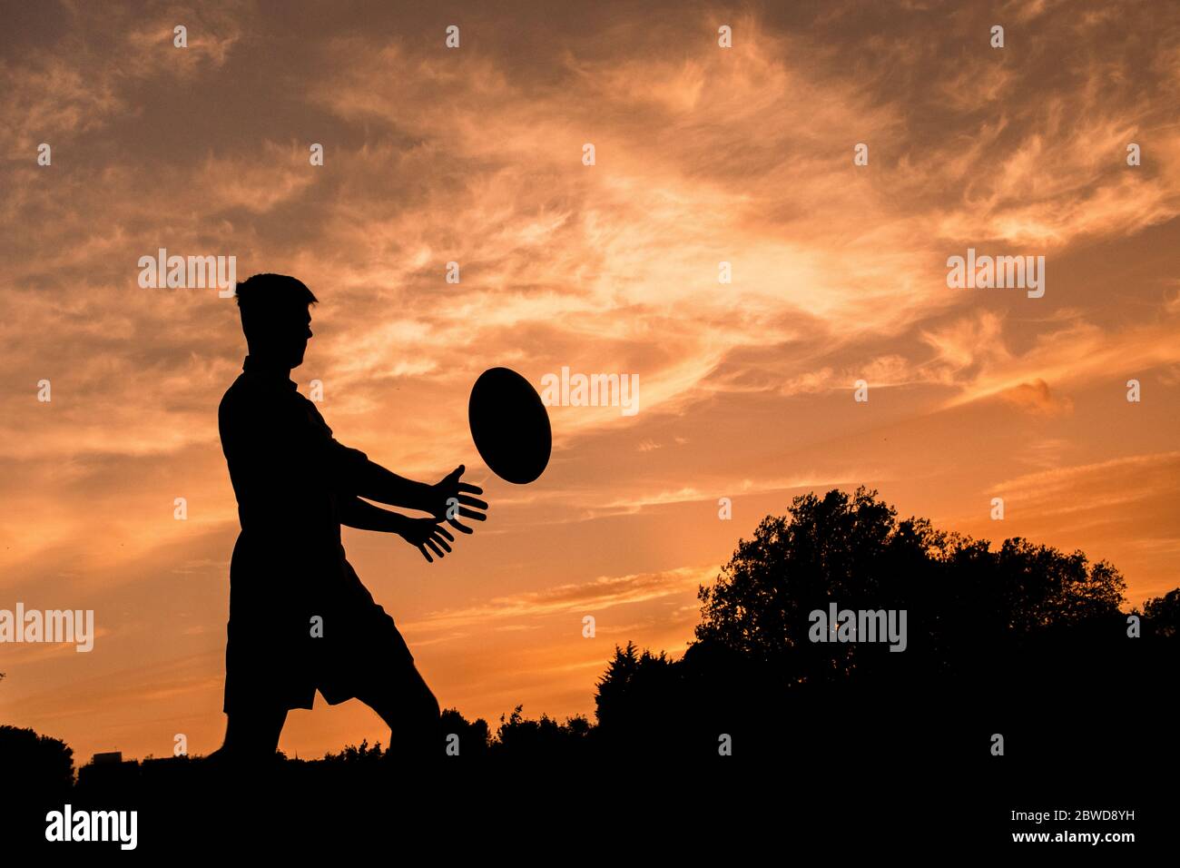 Silhouetted rugby hi-res stock photography and images - Alamy