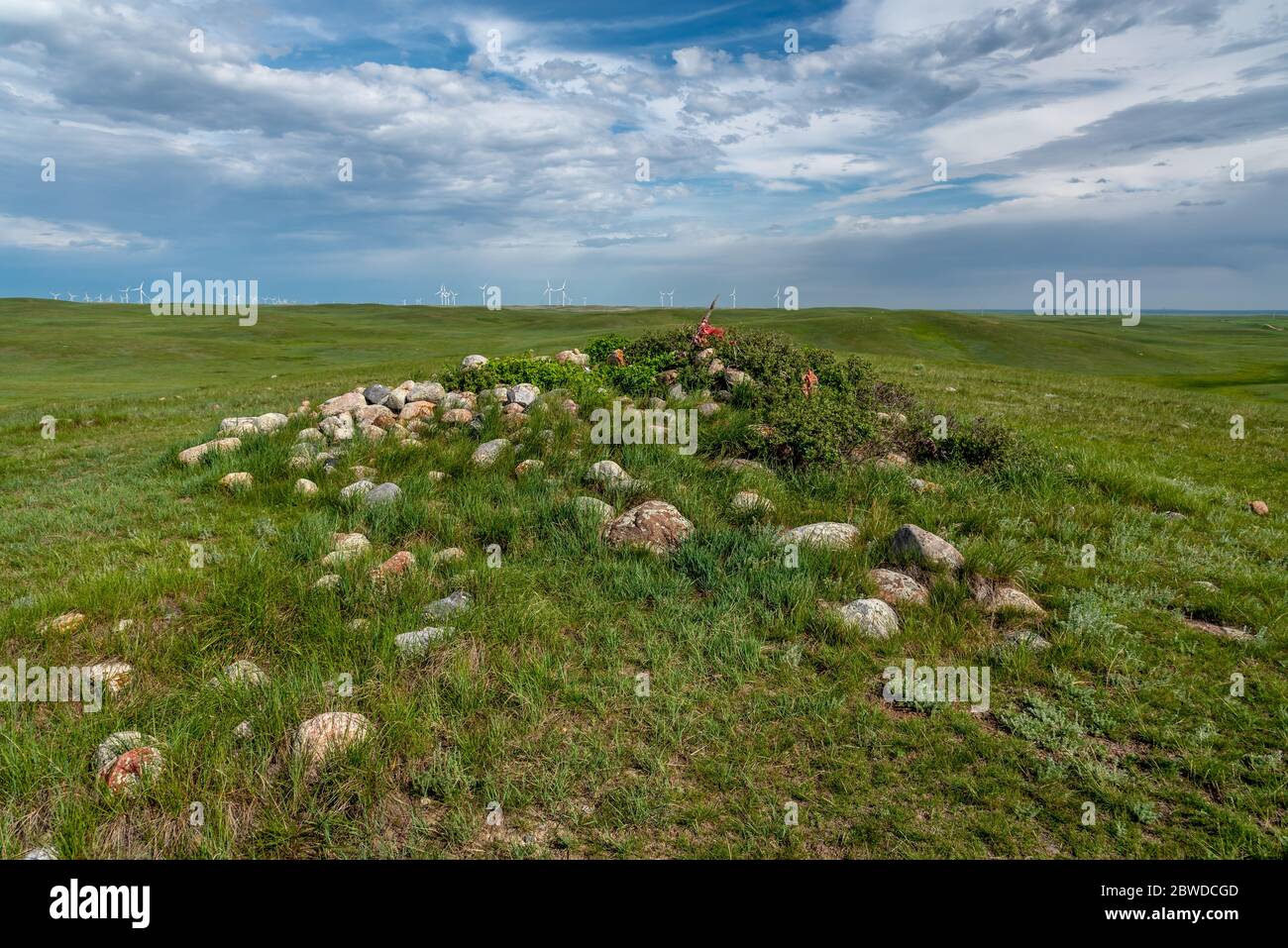 Sundial Hill Medicine Wheel in south eastern Alberta. The Sundial Hill ...