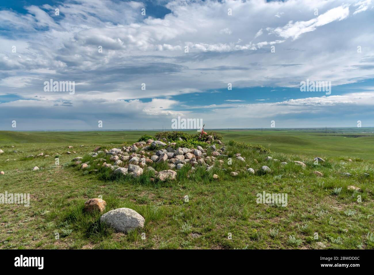 Sundial Hill Medicine Wheel in south eastern Alberta. The Sundial Hill ...