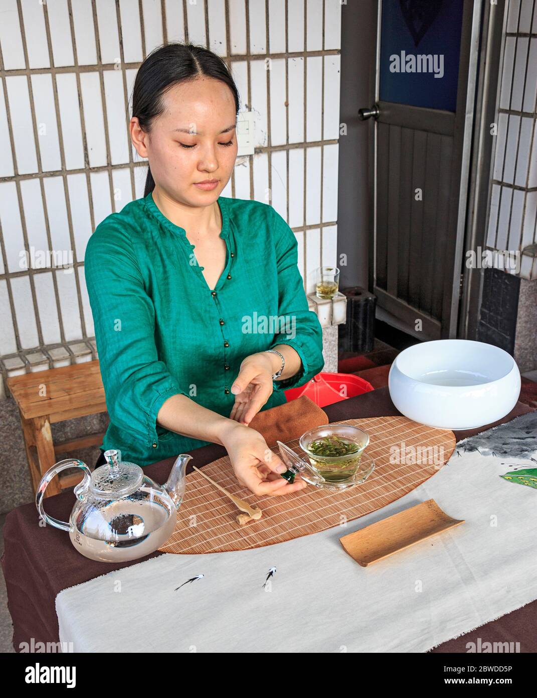 Tea ceremony at Meijiawu Tea Village on the west end of Hangzhou’s West ...