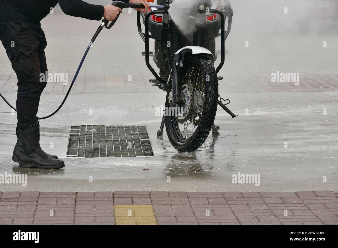 Motorcycle Car Wash Motorcycle Make more clean. A series of photos a ...