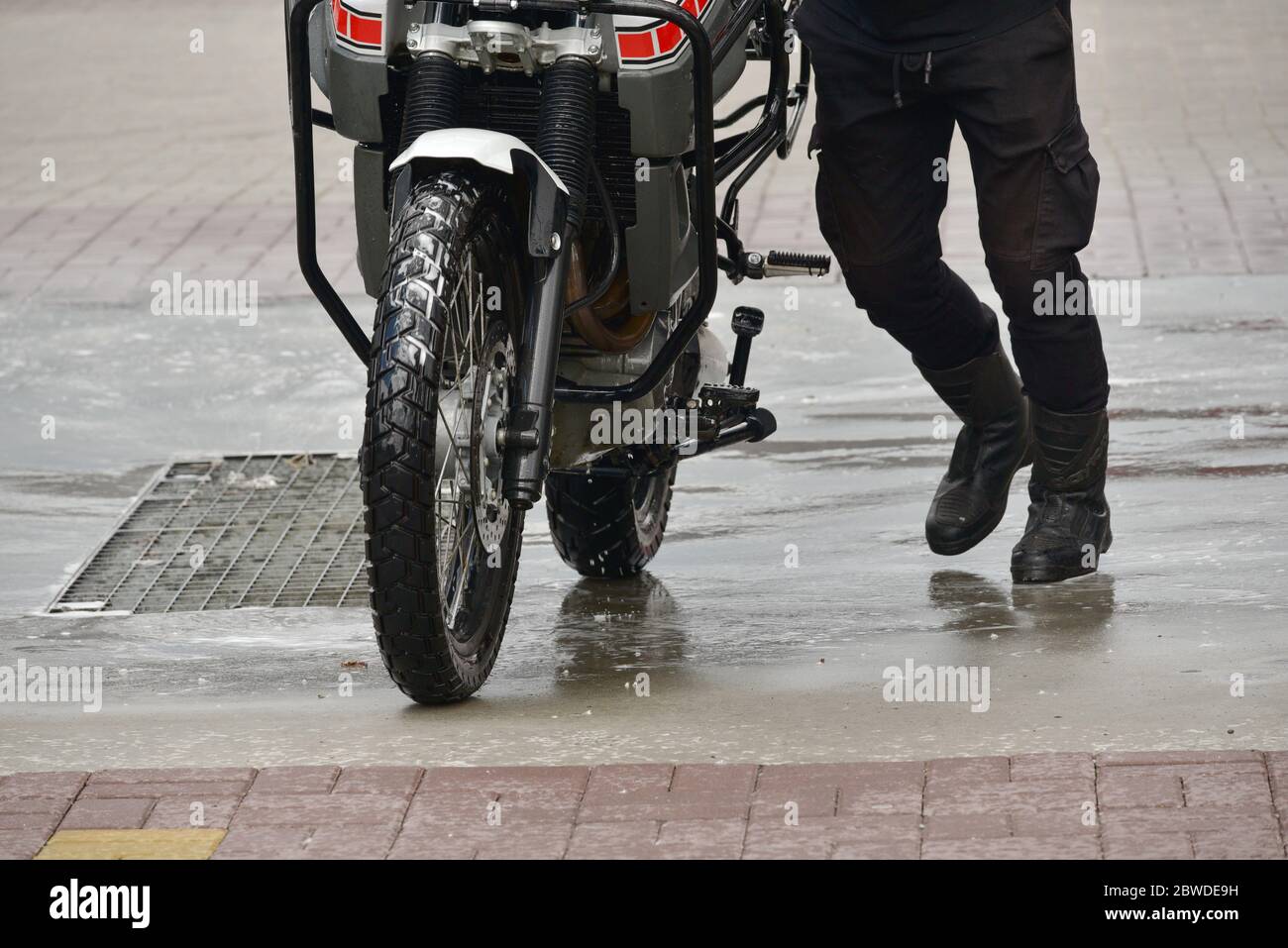 Motorcycle Car Wash Motorcycle Make more clean. A series of photos a ...