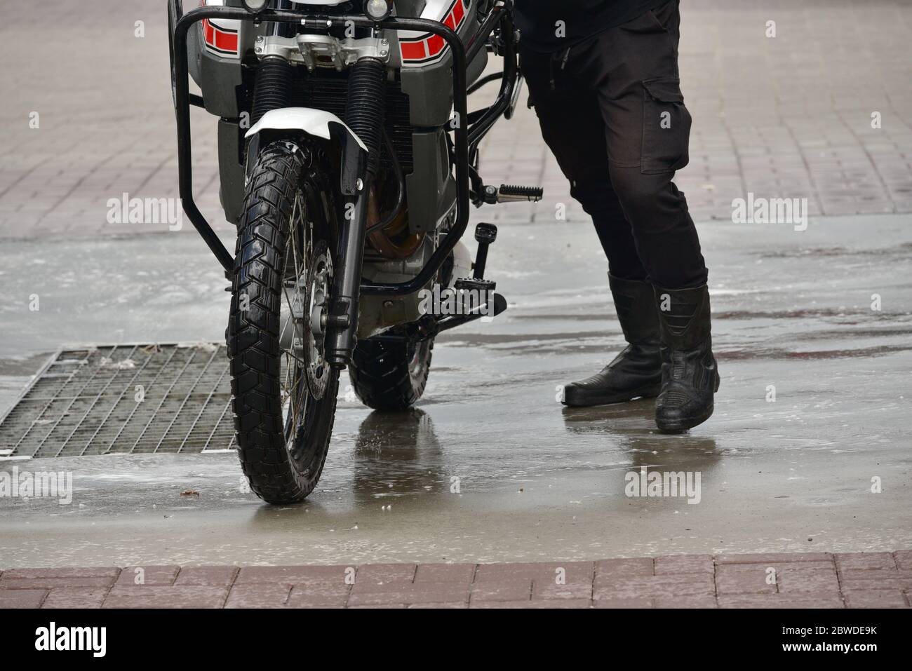Motorcycle Car Wash Motorcycle Make more clean. A series of photos a ...