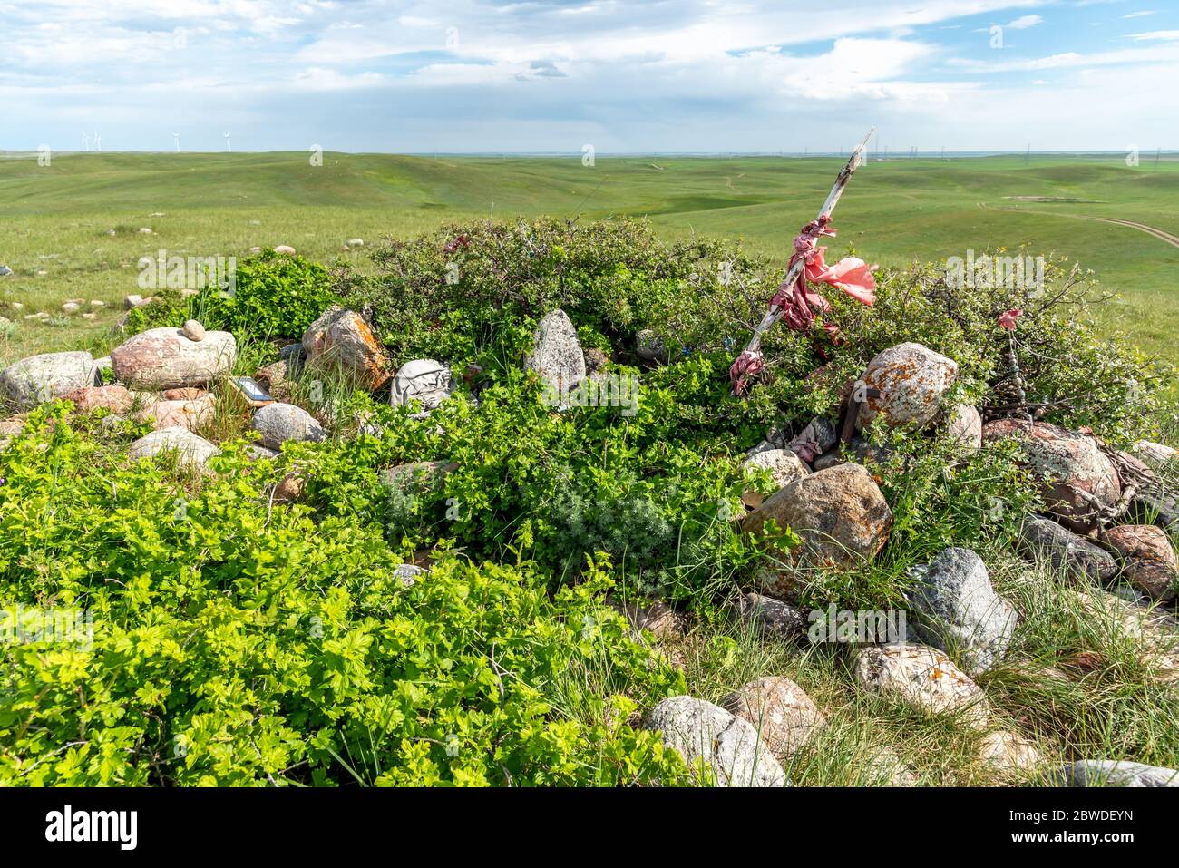 Sundial Hill Medicine Wheel in south eastern Alberta. The Sundial Hill ...