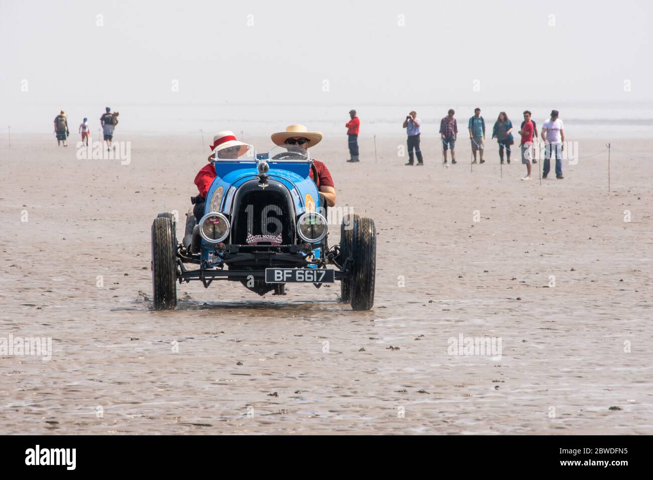 Vintage hot rod hi-res stock photography and images - Alamy